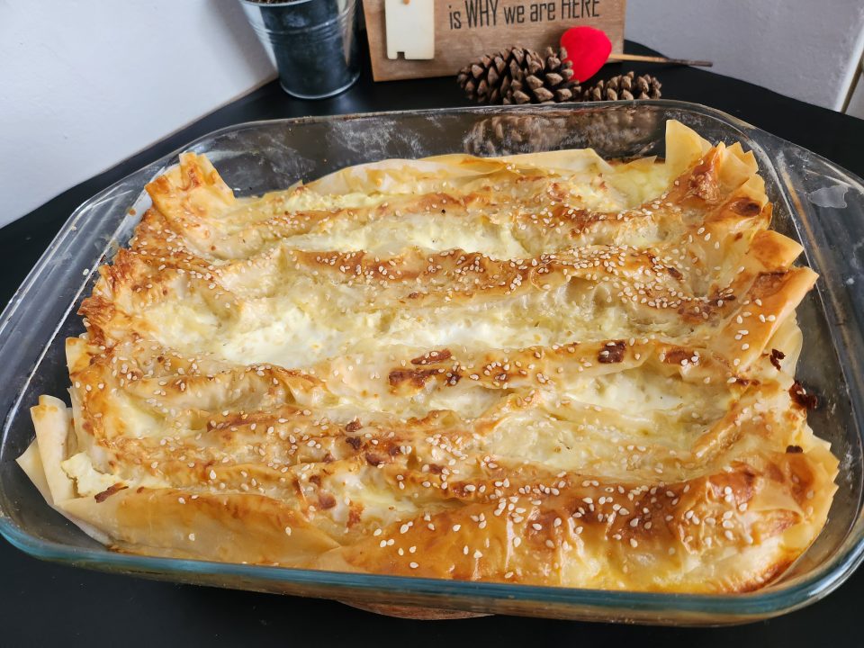 Placinta creata cu branza sarata - Ciocolata cu Zambete