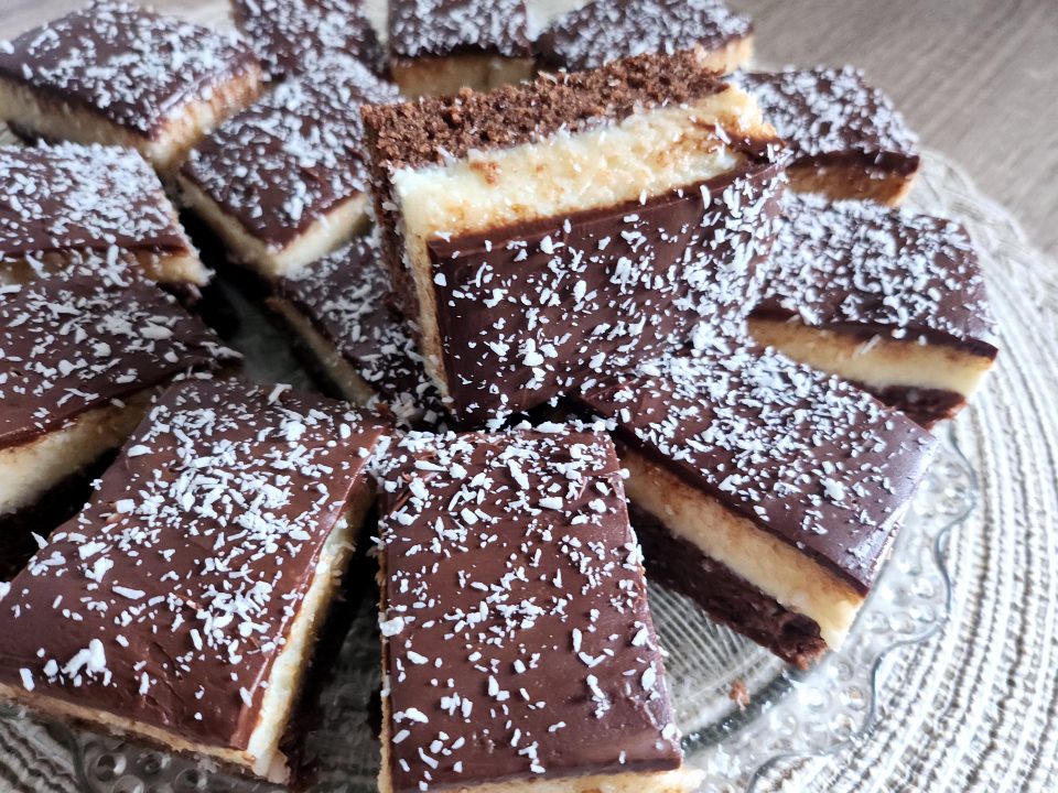 Prajitura Bounty cu nuca de cocos - Ciocolata cu Zambete